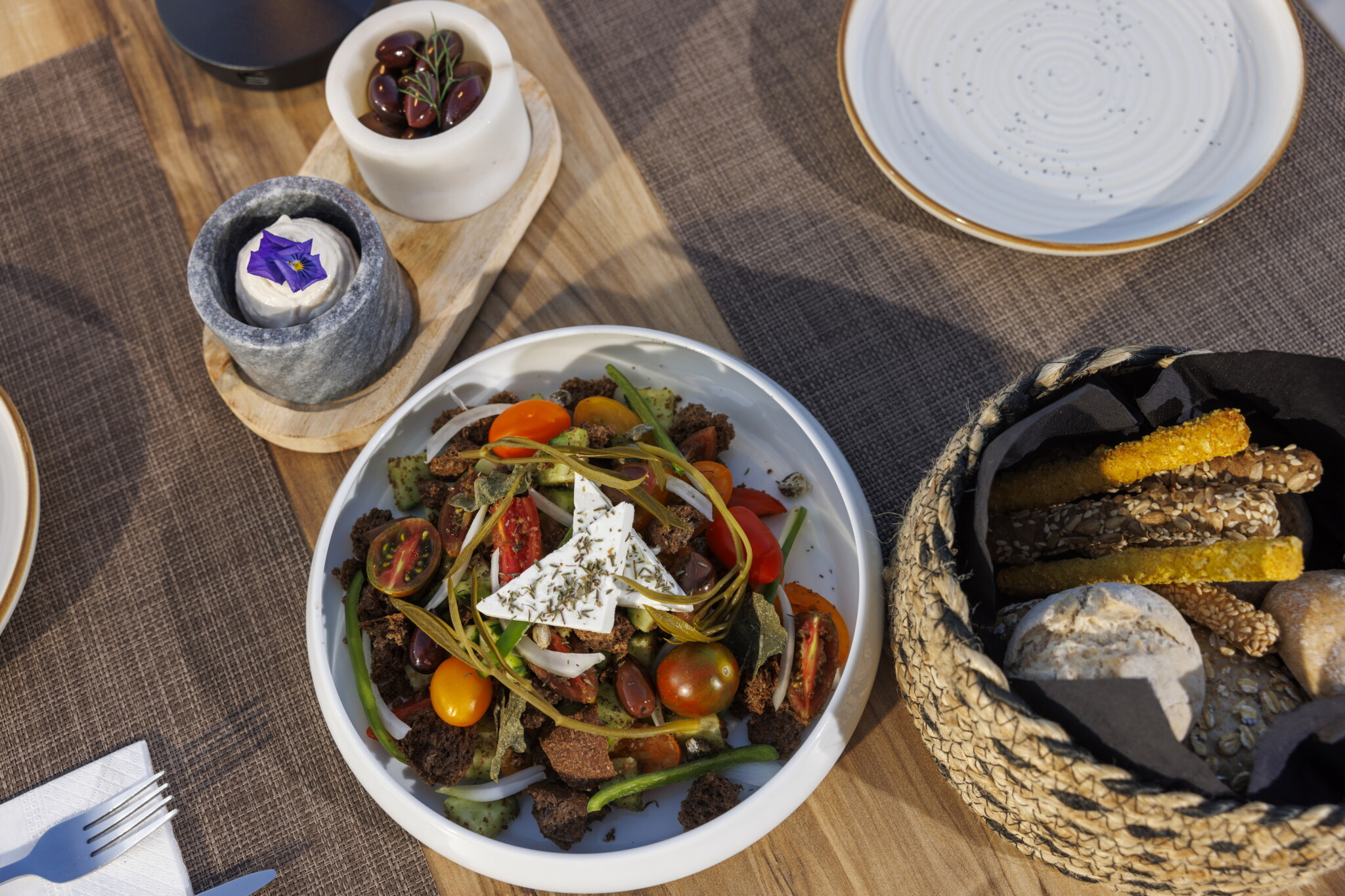 Restaurant - Deos Luxury Suites